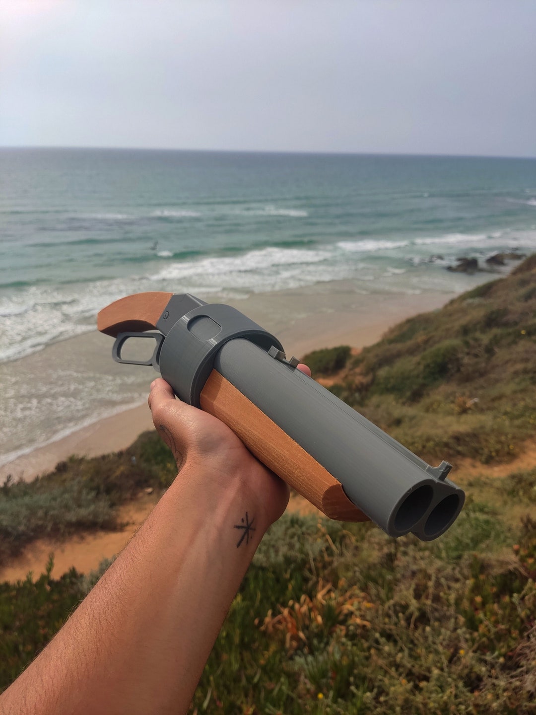 Team Fortress 2 Scout Scattergun: Perfect for Cosplaying or Display! - Etsy