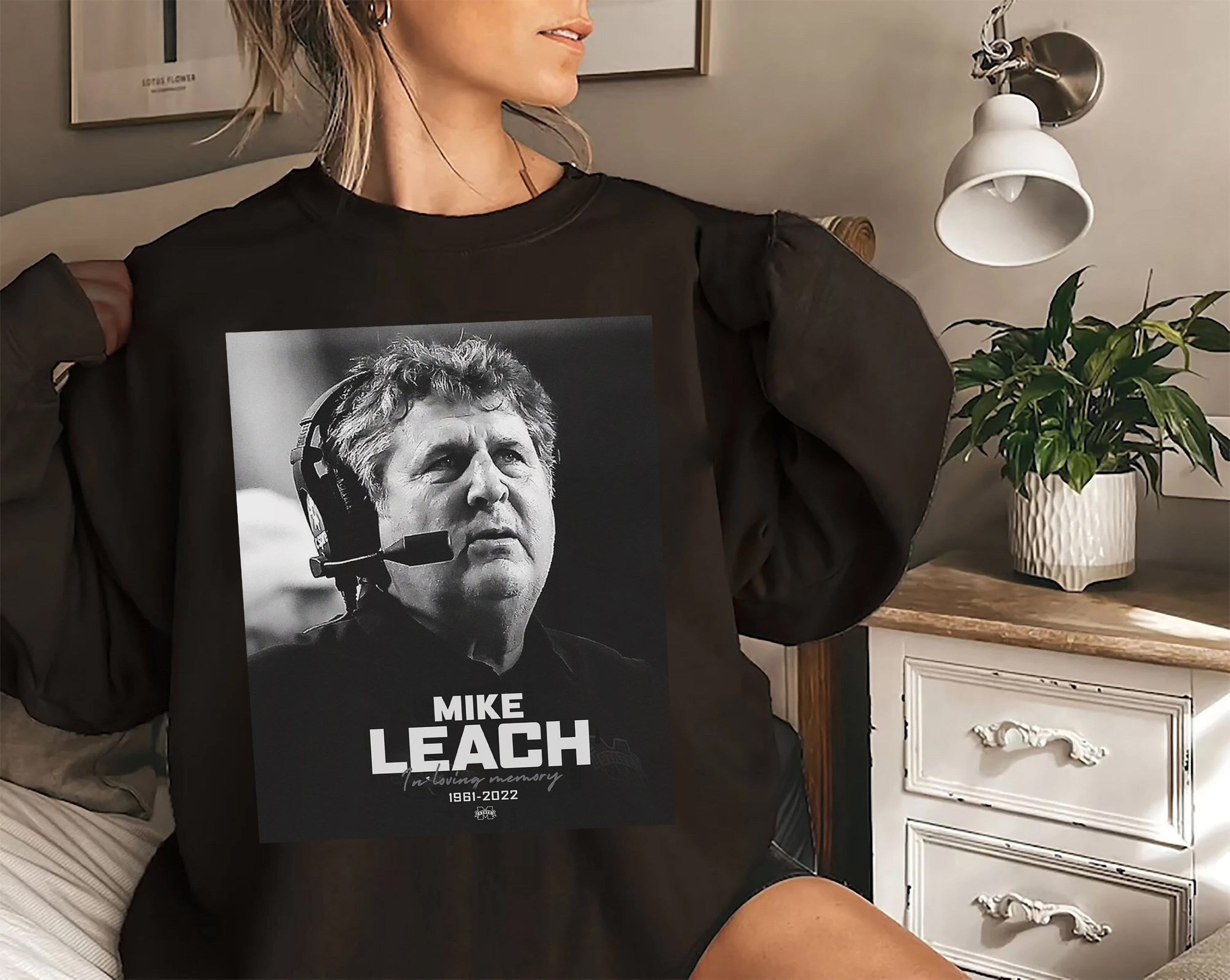 Rip Mike Leach Shirt, Mike Leach Loving Memory 1961-2022 Tee sold by ...