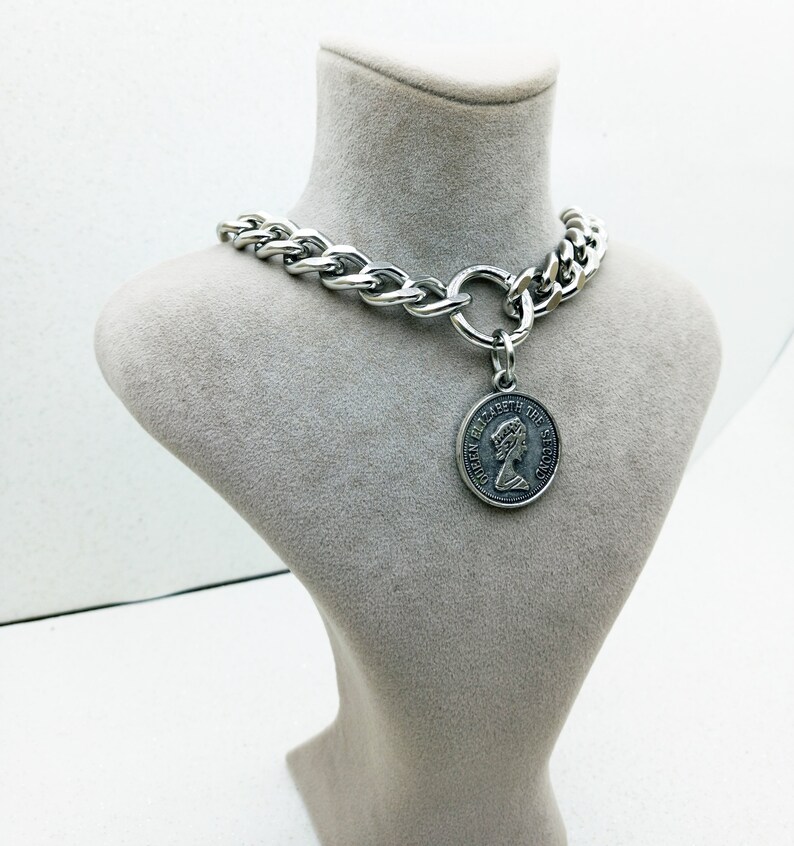 Queen Elizabeth II Coin Cuban Link Chain Necklace - Etsy