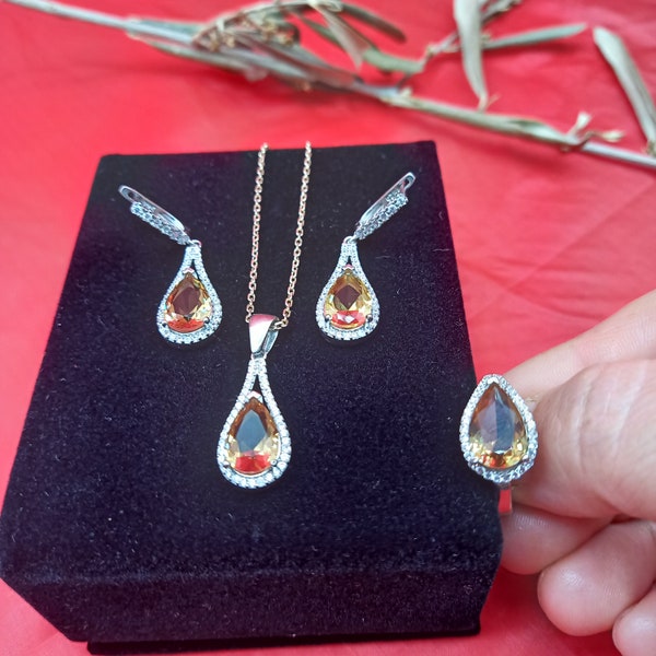 Queen Elizabeth II Coin, Cuban Link Chain Necklace British Heritage ...