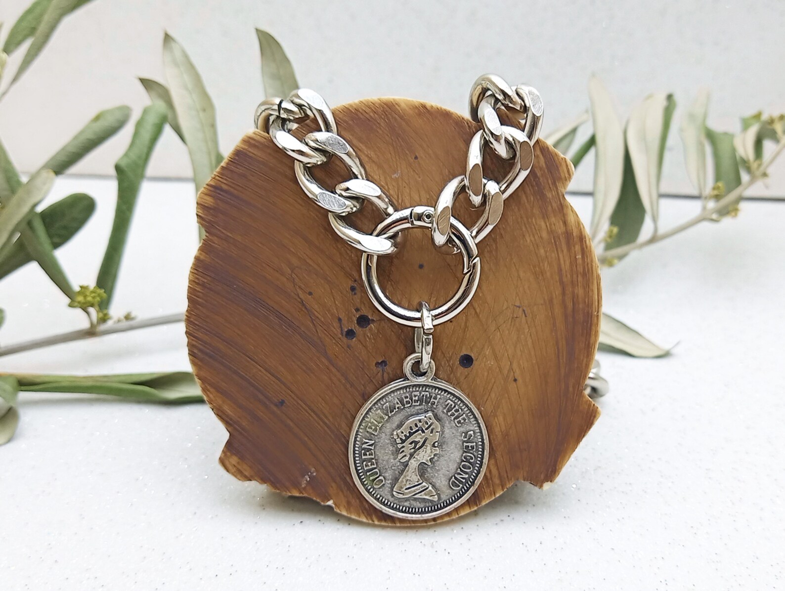 Queen Elizabeth II Coin, Cuban Link Chain Necklace British Heritage ...