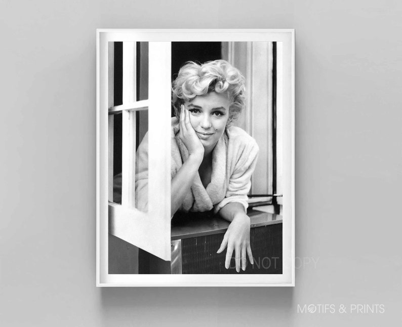 Marilyn Monroe Print | NEW YORK - 1954 Marilyn Monroe Leaning Out of a ...
