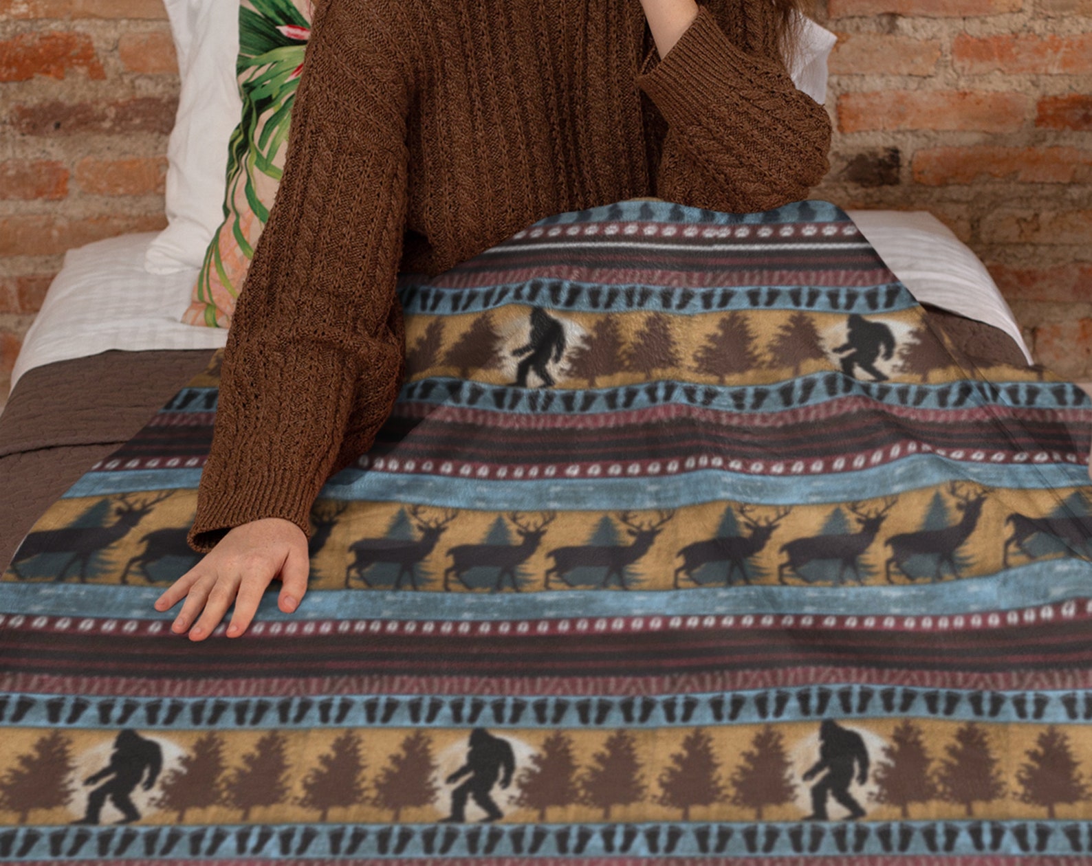 Bigfoot Quilt Velveteen Blanket Bigfoot Blanket Sasquatch - Etsy