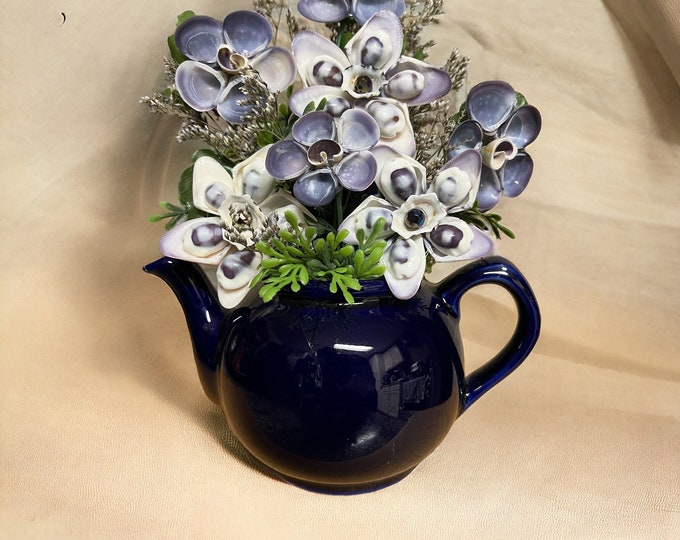 Vintage Tea Pot of Seashell Flowers, Shell Flower Bouquet , Porcelain ...