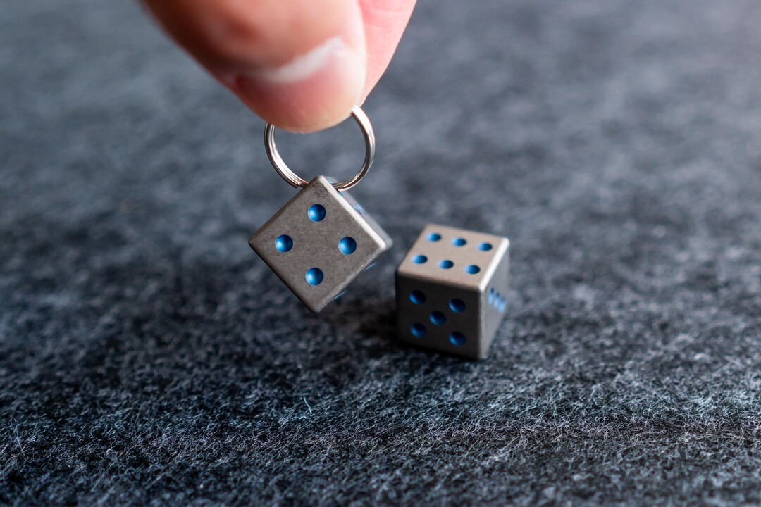 Titanium Dice Keyring Dice Necklace Ice Cube Pendant Balanced Dice EDC ...