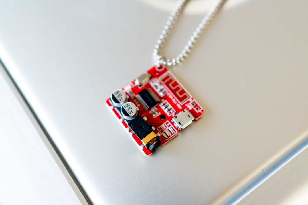 Circuit Board Necklace Geek Working PCB Board Necklace Chip Bluetooth ...