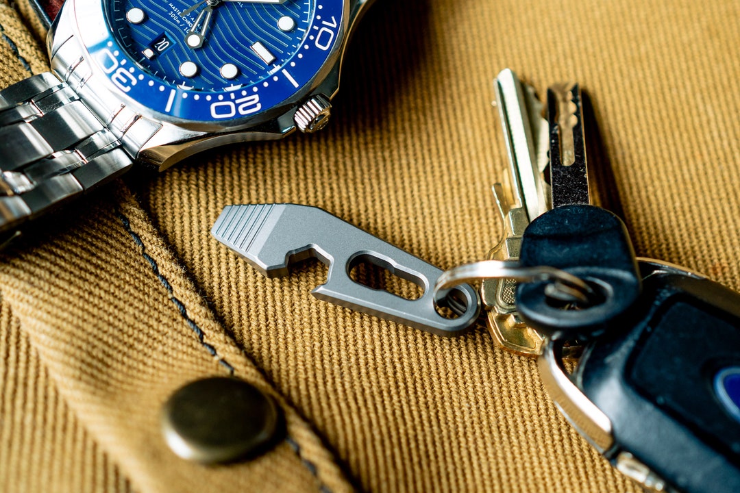 Mini Multitool Prybar Keychain Titanium EDC Tool Mini Hex Head Wrench ...