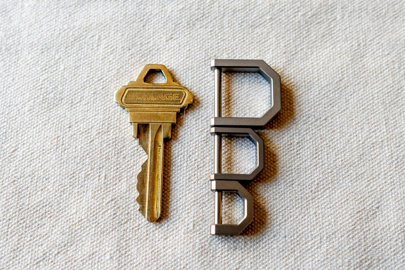 Titanium Keychain Ring EDC D Ring Strong Metal Shackle Connector Ring D ...