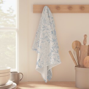 Light Blue Floral Tea Towel, Blue White Kitchen Towel, Chinoiserie Blue ...
