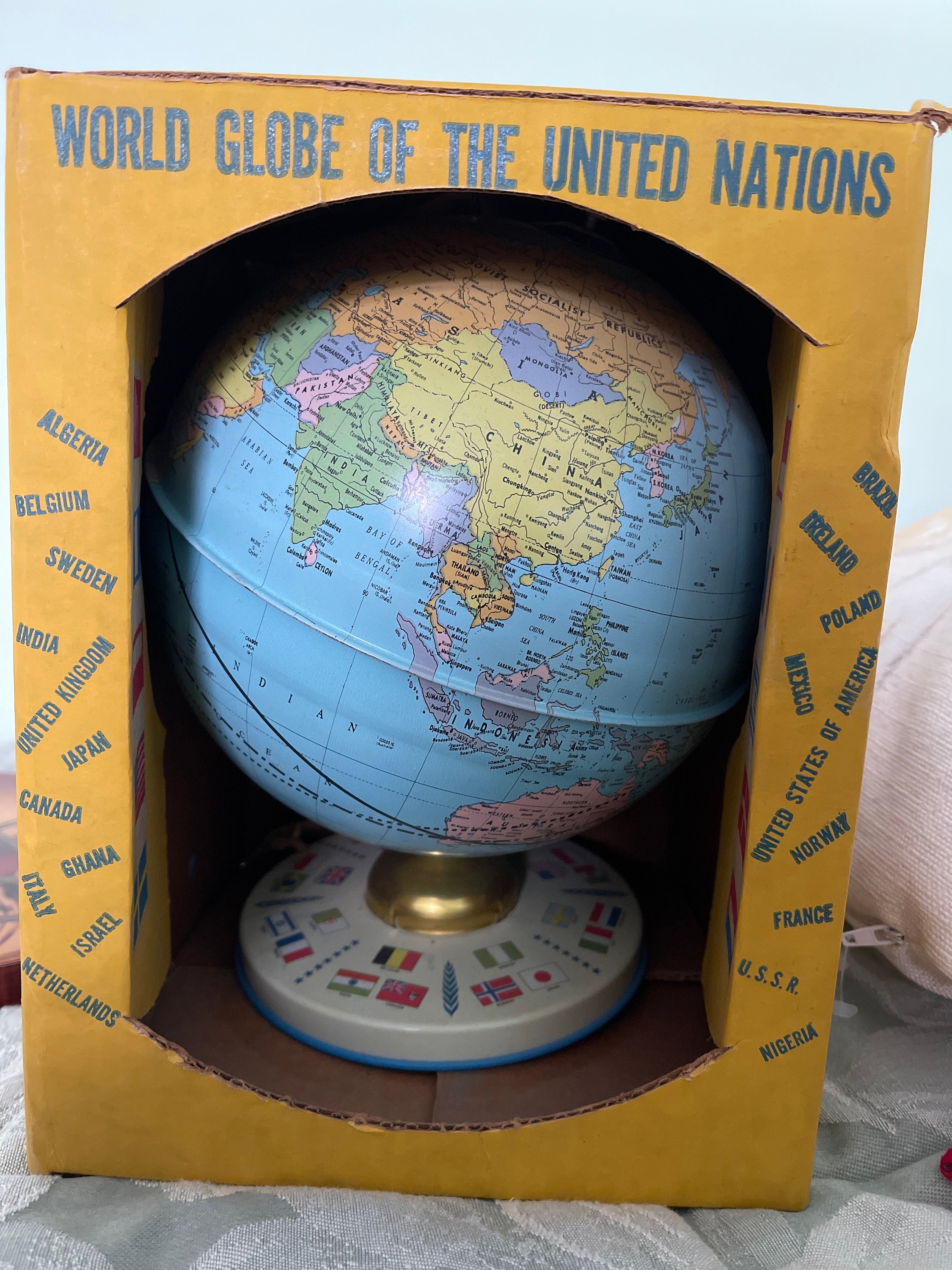 Mid-century Chein Globe in Original Box. United Nations Globe No. 191 ...