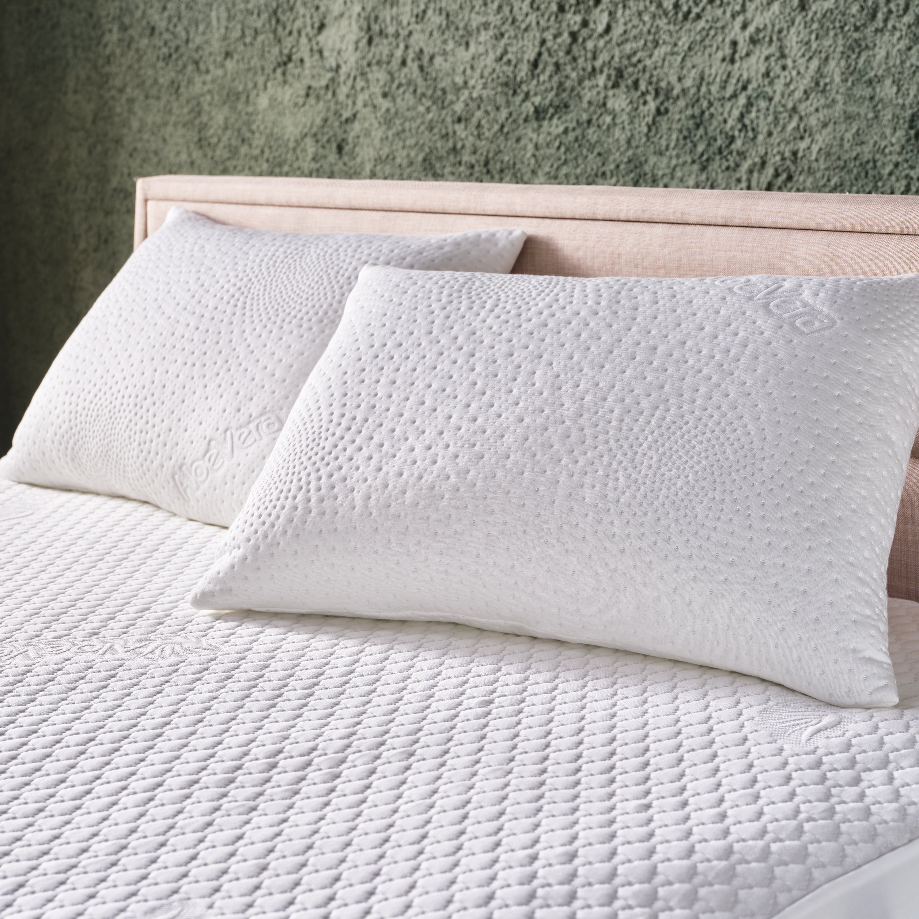 Cotton and Aloe Vera Mattress Protector, Waterproof Vinyl Bed Cover Pad ...