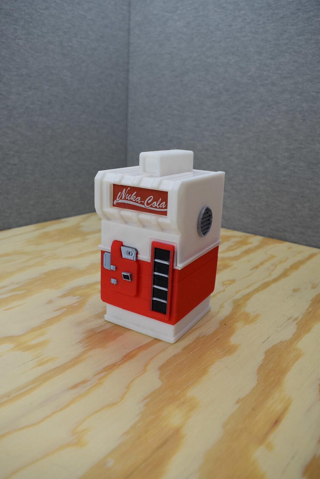 MTG Nuka Cola Machine Commander Deck Box - Fallout-themed Magic the ...