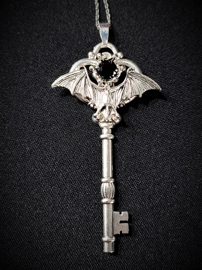 Key Necklace Vampire Bat Gothic Pendant Black Jewelry Unique Fantasy ...