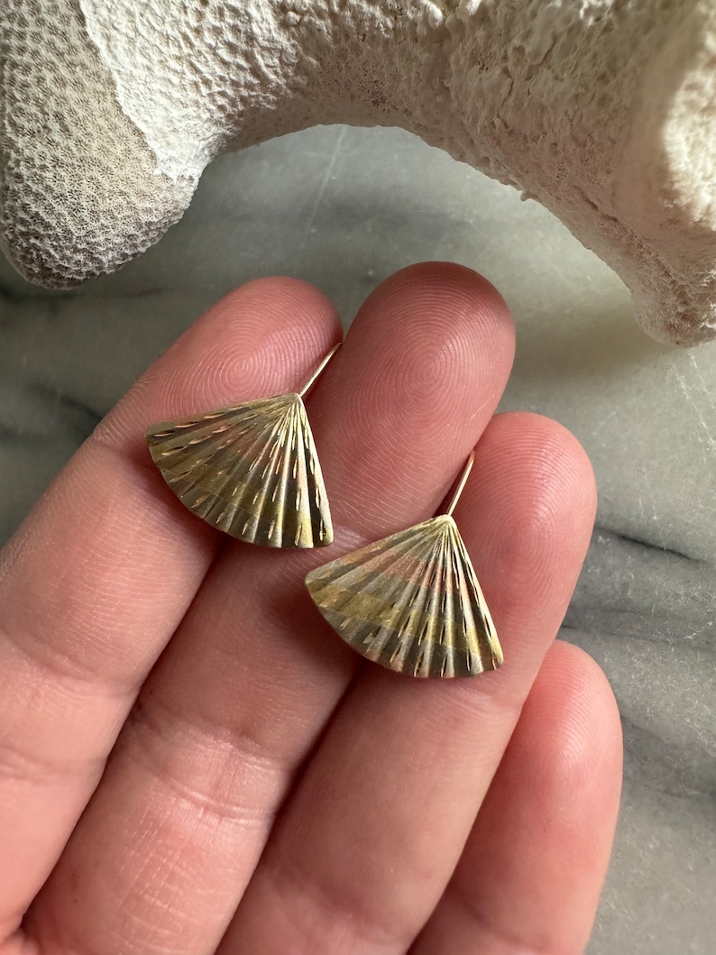Vintage 14K Laser Cut Tricolour Gold Fan French Wire Earrings - Etsy