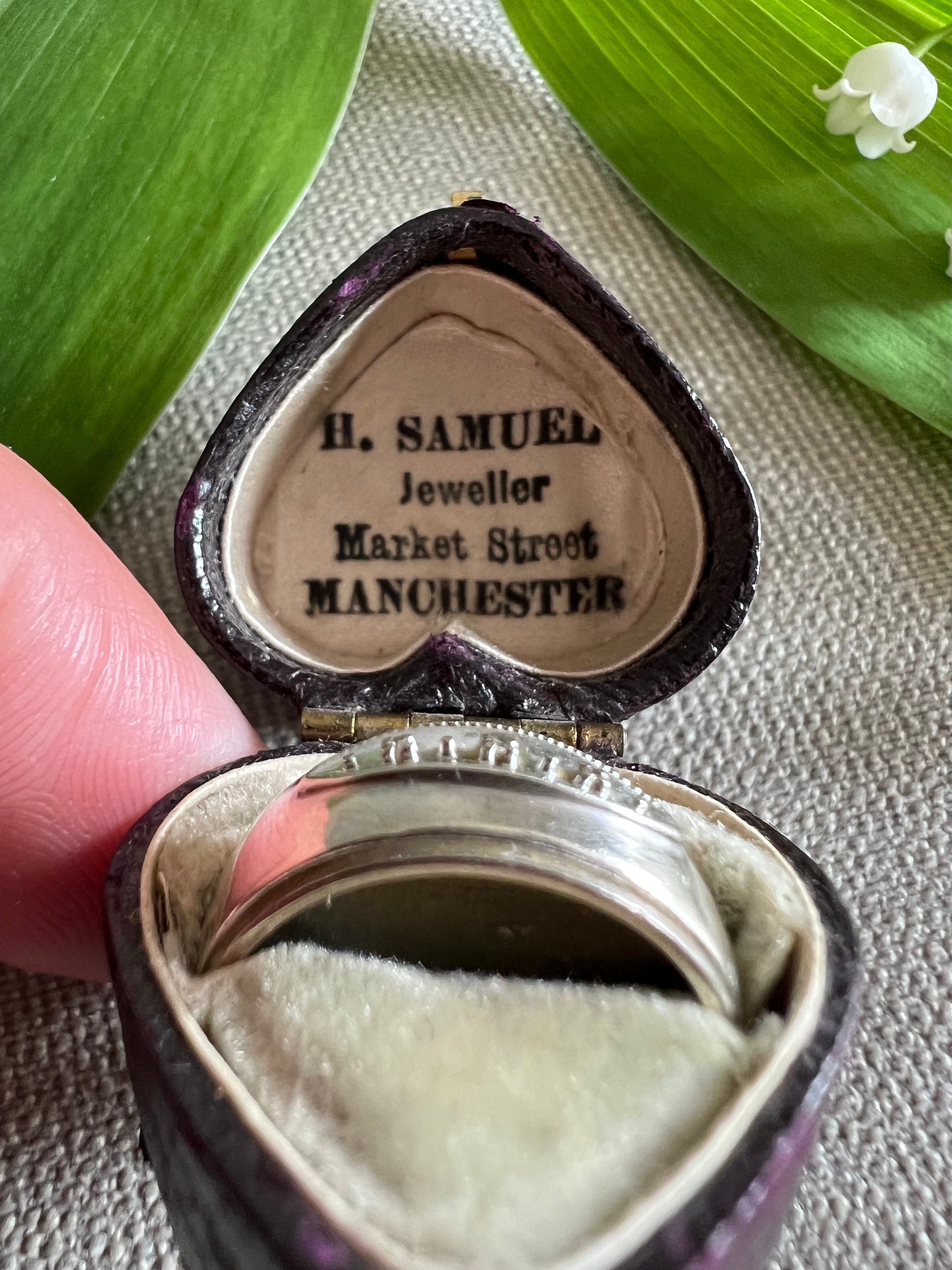 12K White Gold Art Crest Band With 3 Natural Diamonds - Etsy