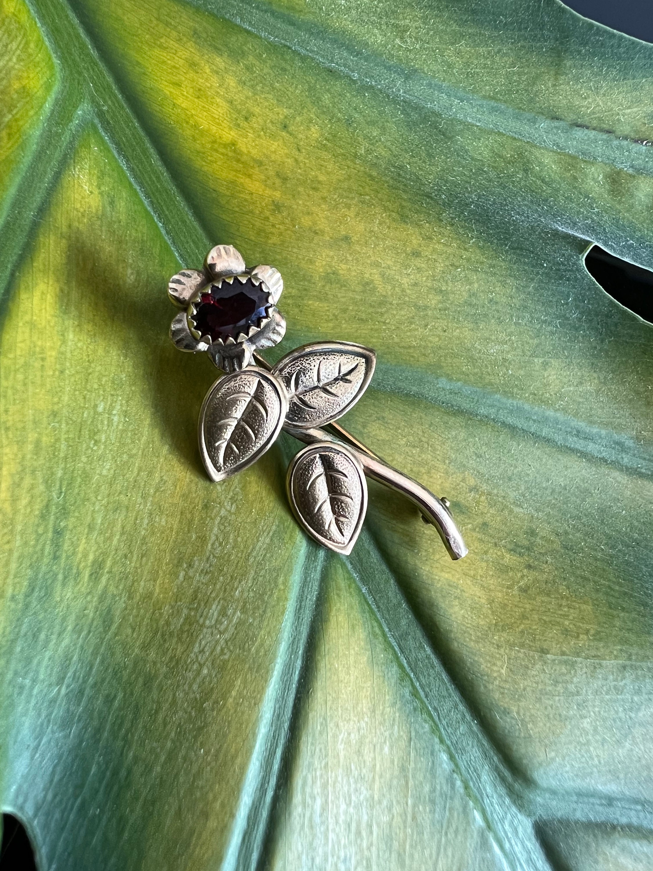 Antique Bohemian 8K (333) Flower Garnet Pin Brooch - Etsy