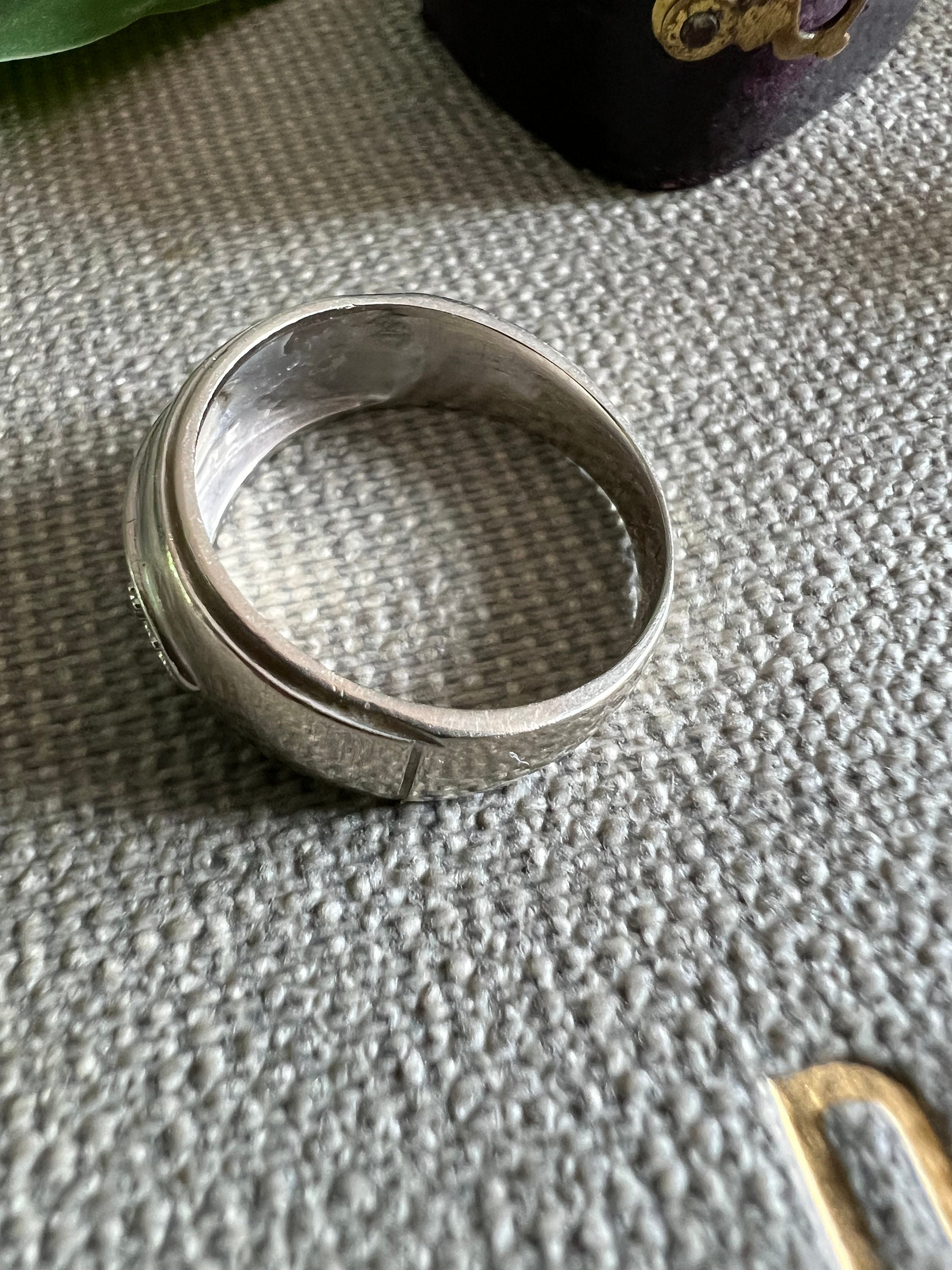 12K White Gold Art Crest Band With 3 Natural Diamonds - Etsy