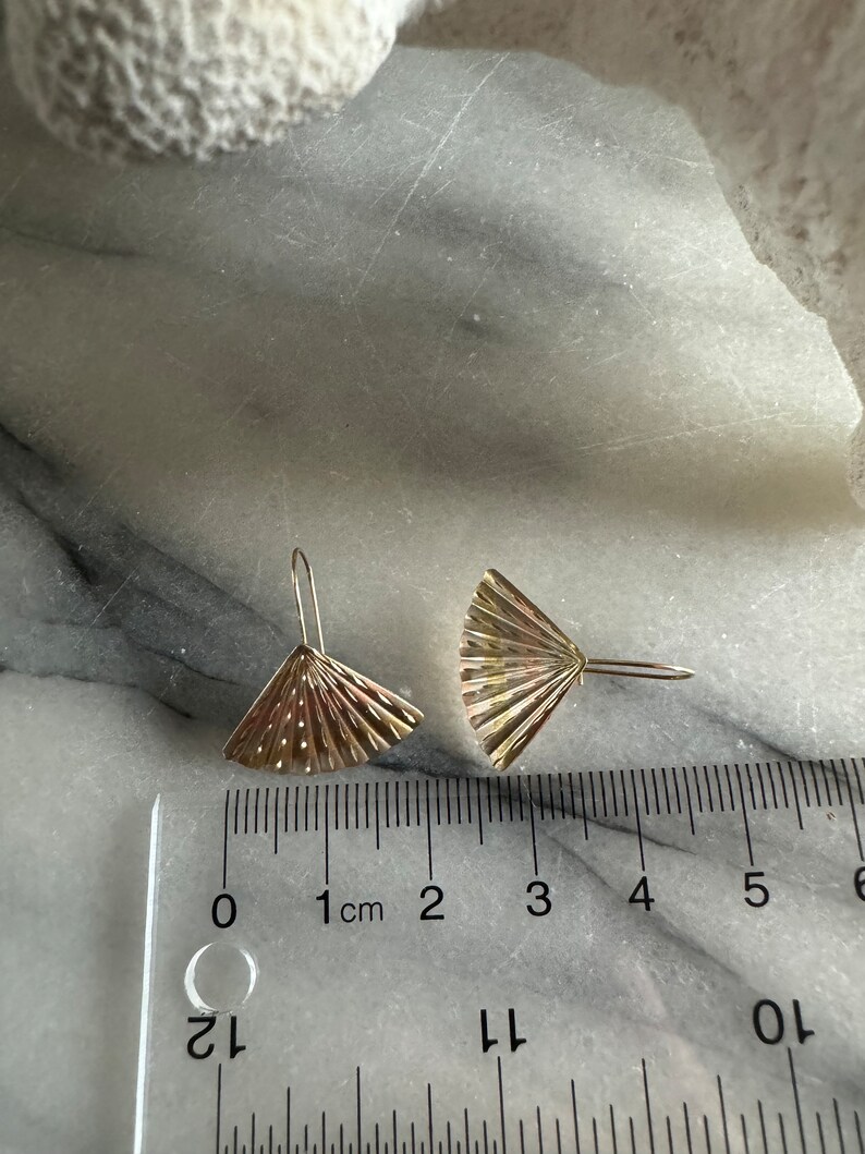 Vintage 14K Laser Cut Tricolour Gold Fan French Wire Earrings - Etsy