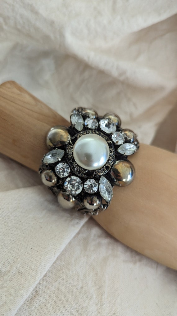 Vintage rhinestone flower bracelet - Gem