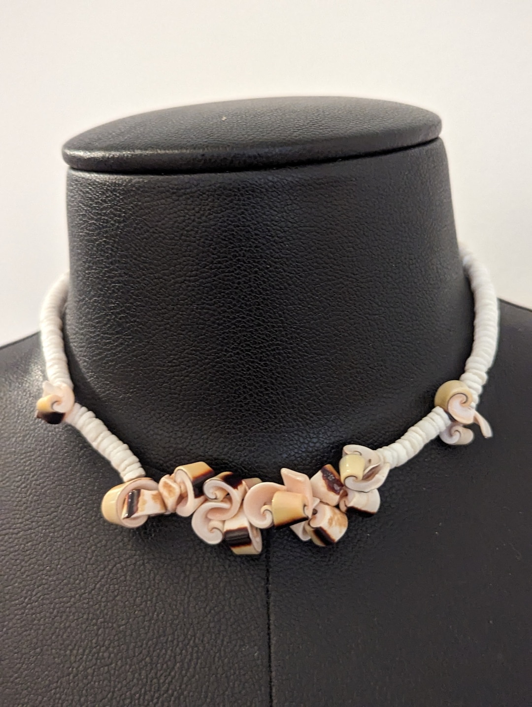 70s Shell Choker Necklace - Etsy