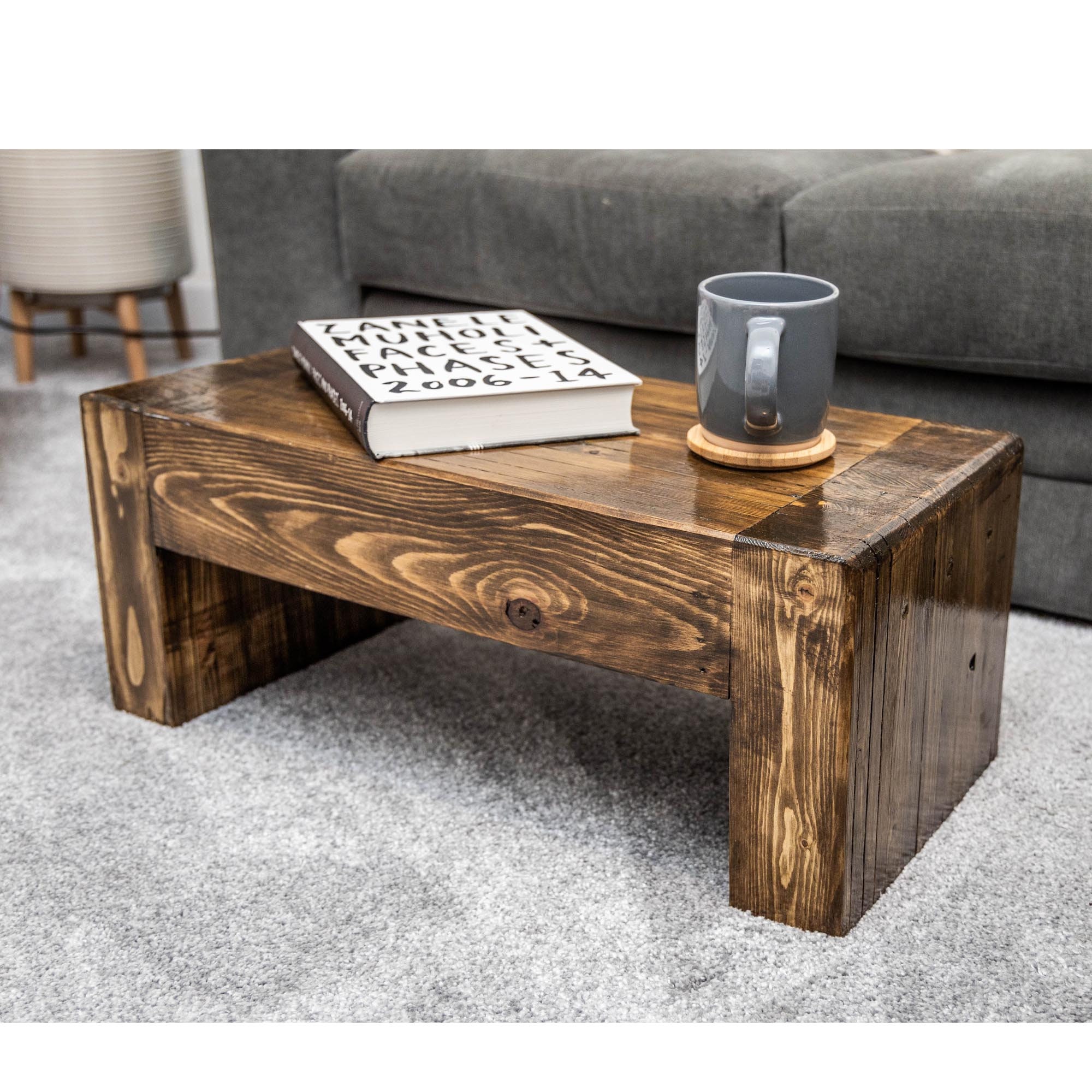 Pallet center table store