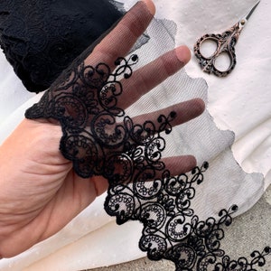 Embroidered Cotton Lace Trim: off White, Black Scalloped Edging, 4 ...