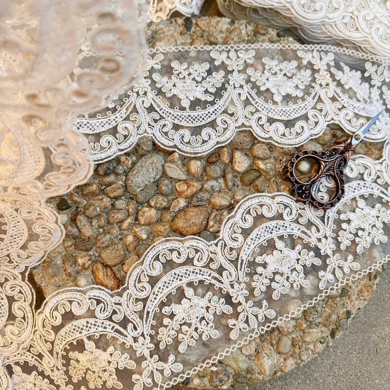 Alencon Lace Trim: off White Floral Embroidered Scalloped Border, 3.6 ...