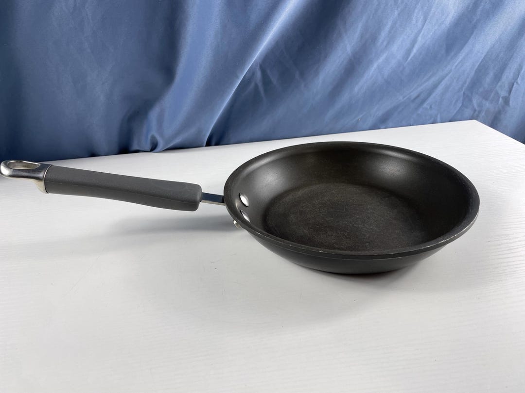Pampered Chef 8” Pan Nonstick Titanium - Etsy
