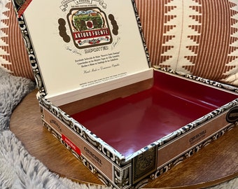 Vintage Wooden Cigar Box Rustic and Distressed Great for Display, Decor ...