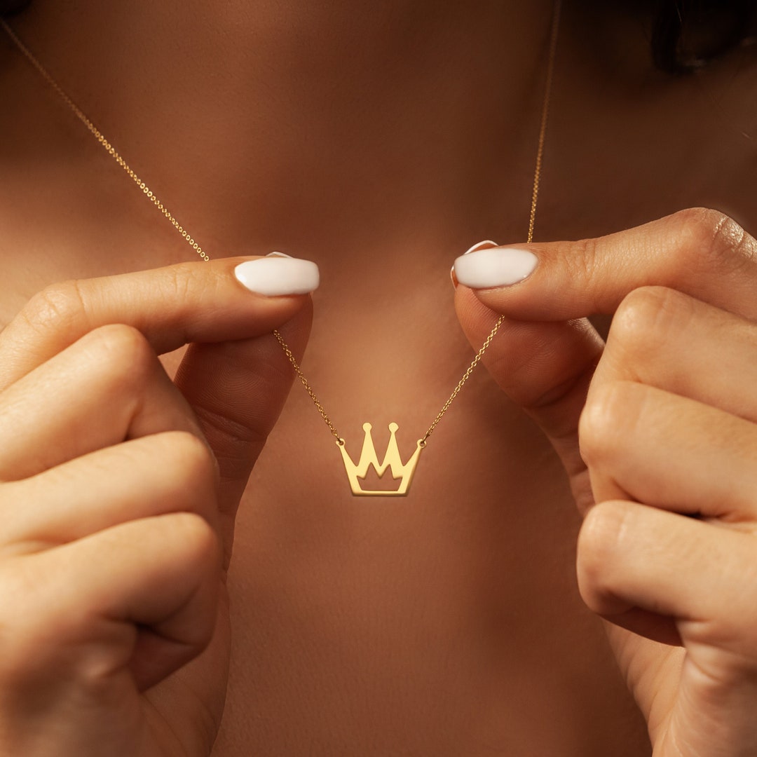 18K Gold Plated Dainty Queen Crown Necklace Sterling Silver | Cute ...