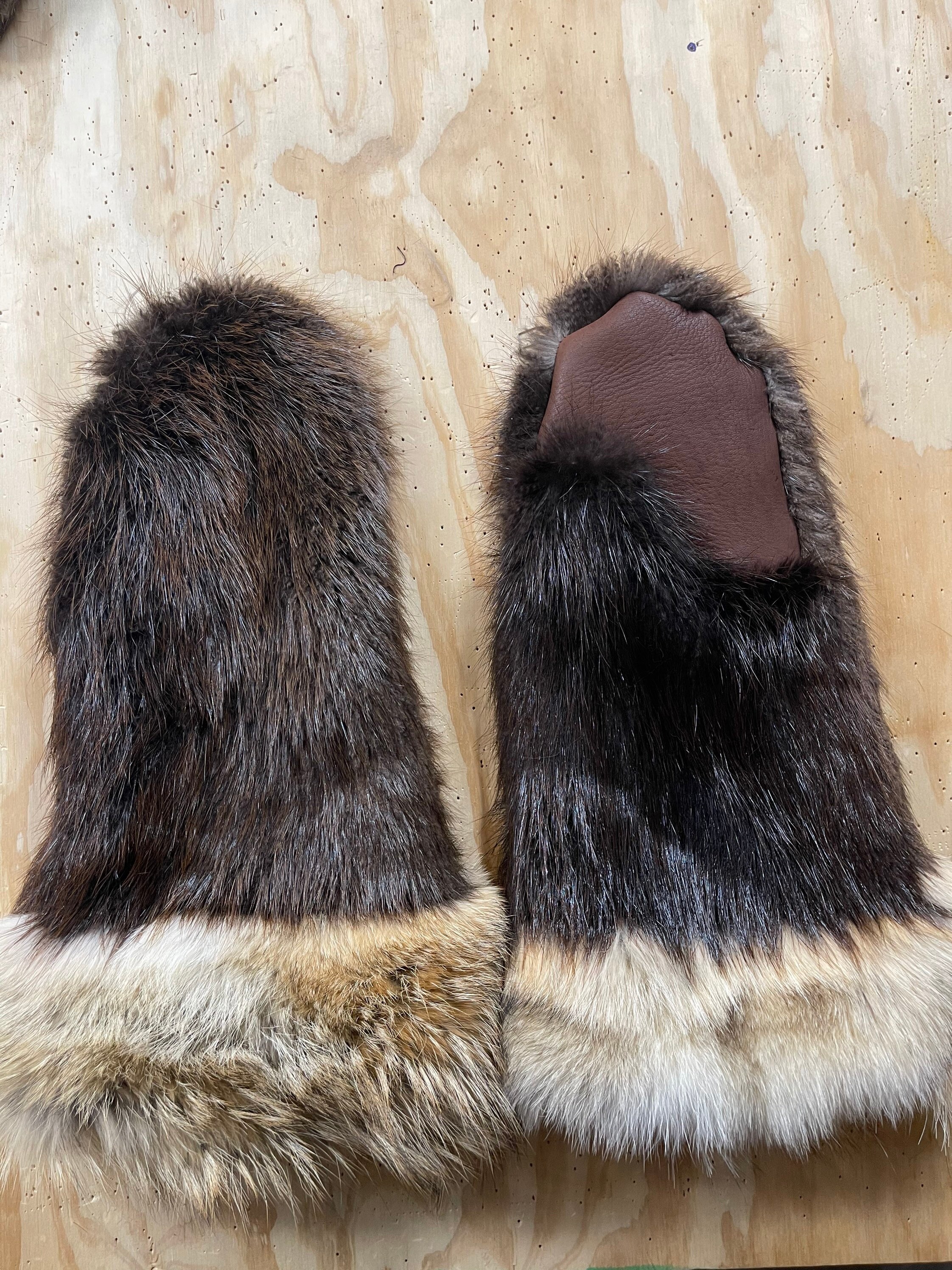 Beaver Fur Gauntlet Mittens With Coyote Trim - Etsy