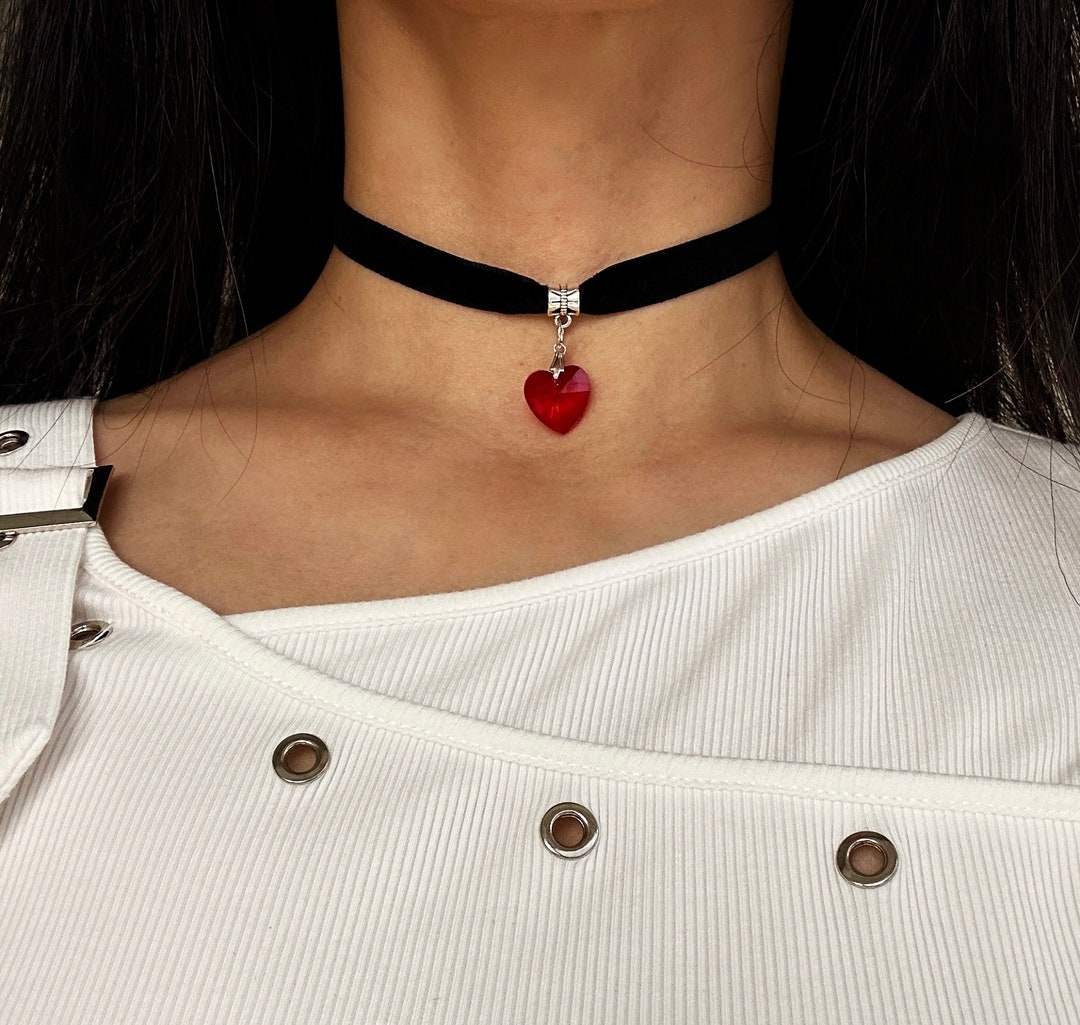 Retro Heart Choker, Classic 90's Velvet Choker, Grunge Choker, Y2K ...