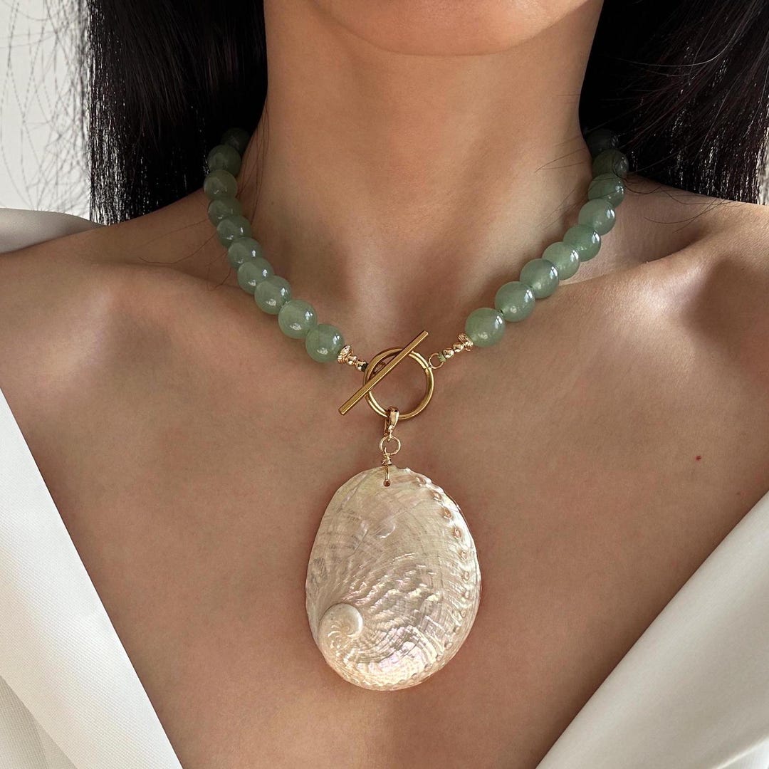 Chunky Sea Shell Necklace, Statement Shell Necklace, Hand Knotted Green ...