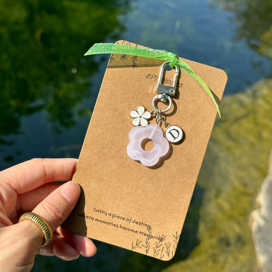 Daisy Flower Keychain With Initial Charm, Bohemian Letter Keychain ...
