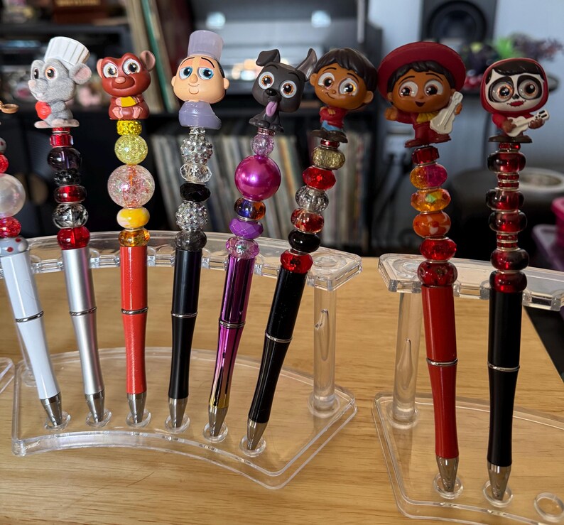 Disney Pinocchio, Blue Fairy, Figaro Cat, Gepeto, Ratatouille, Remy ...