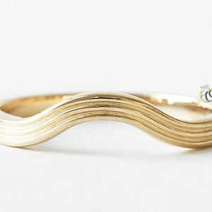 14k Solid Gold Plain Stacking Ring Simple Curved Wedding Band Curved ...
