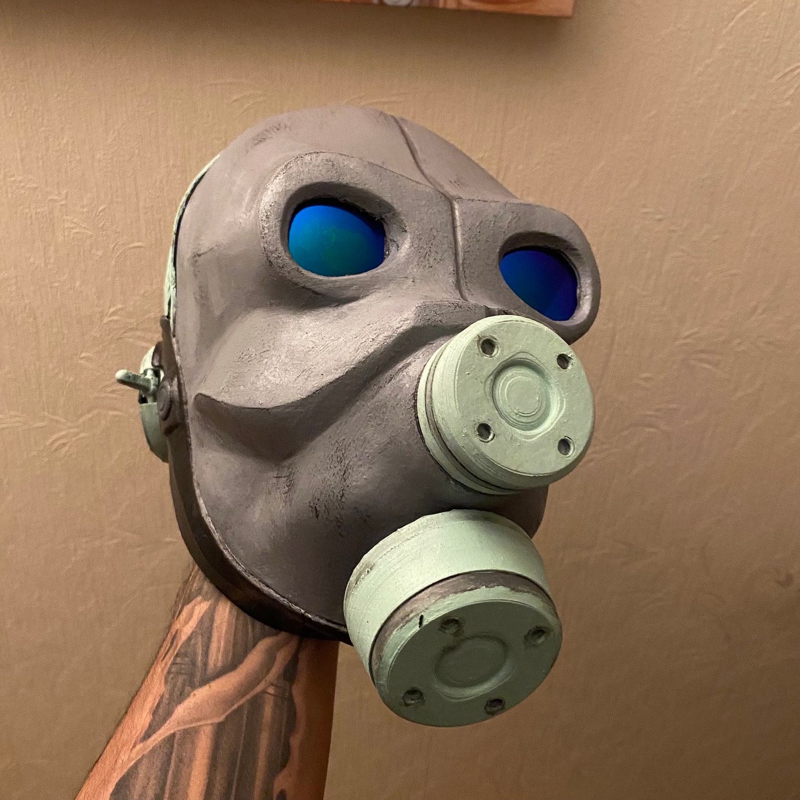 Half-life 2 Inspired Combine Metrocop Helmet 3D Printed 1:1 Scale ...