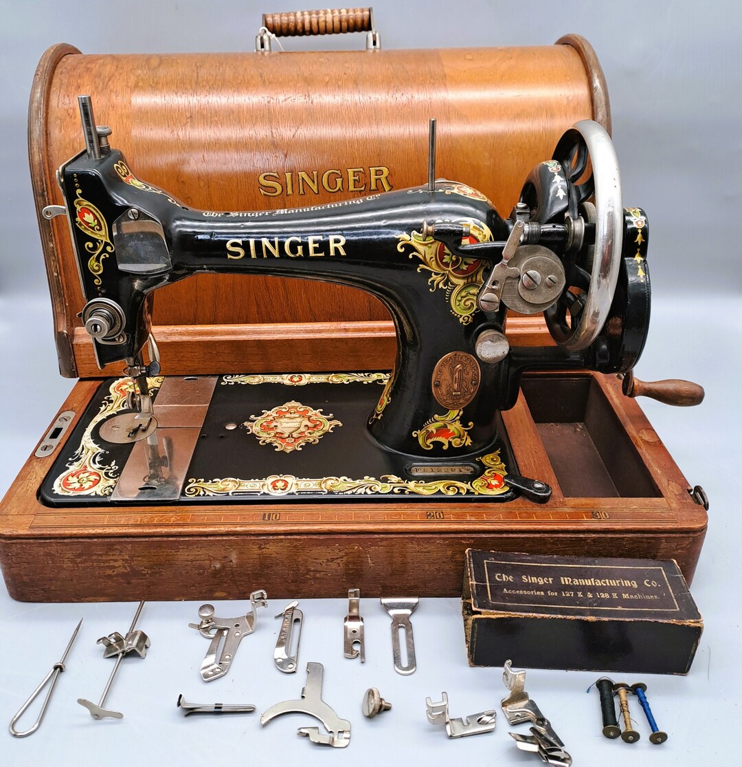 Singer Brand Crank Sewing Machine Year 1917 Model 128K With Accessories ...