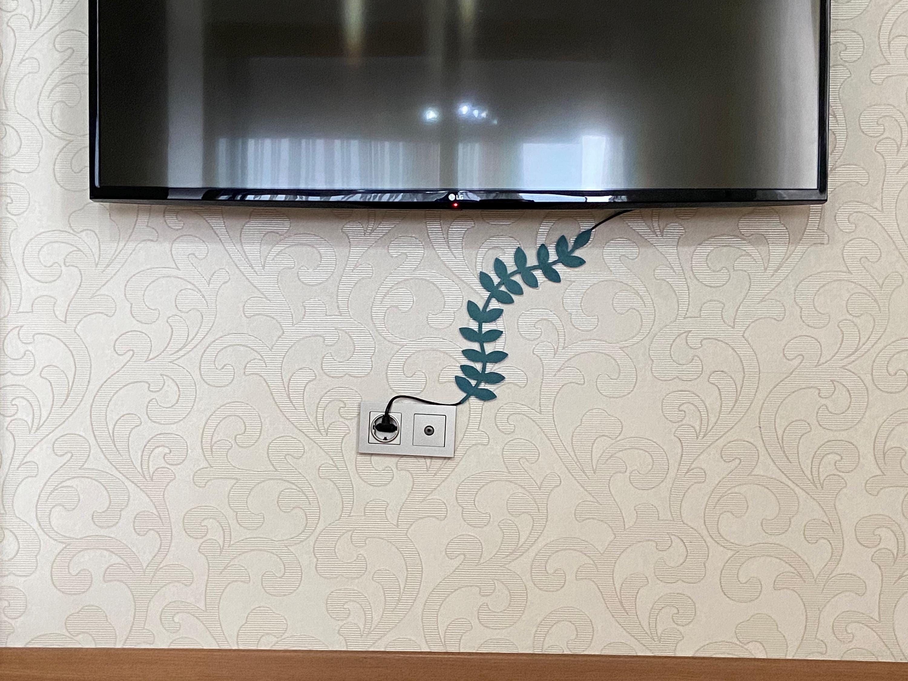 Leaf Cable Organizer: Decorative Wall Cord Cover - Etsy