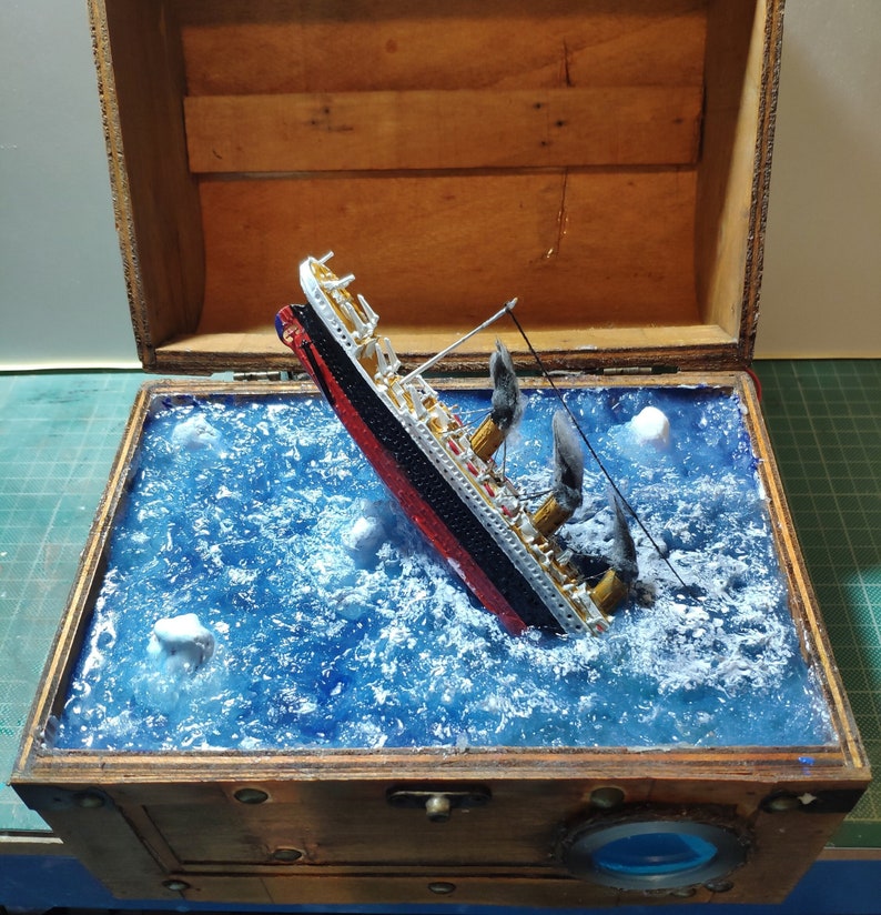 Titanic Sinks Diorama - Etsy
