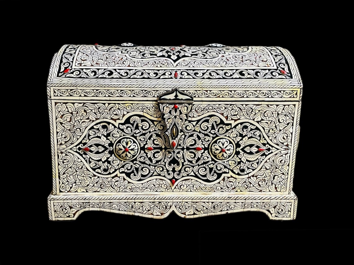 Moroccan Box Gita S 40*25*30 (wxdxh) Solid Wood and Alive Bones Then ...
