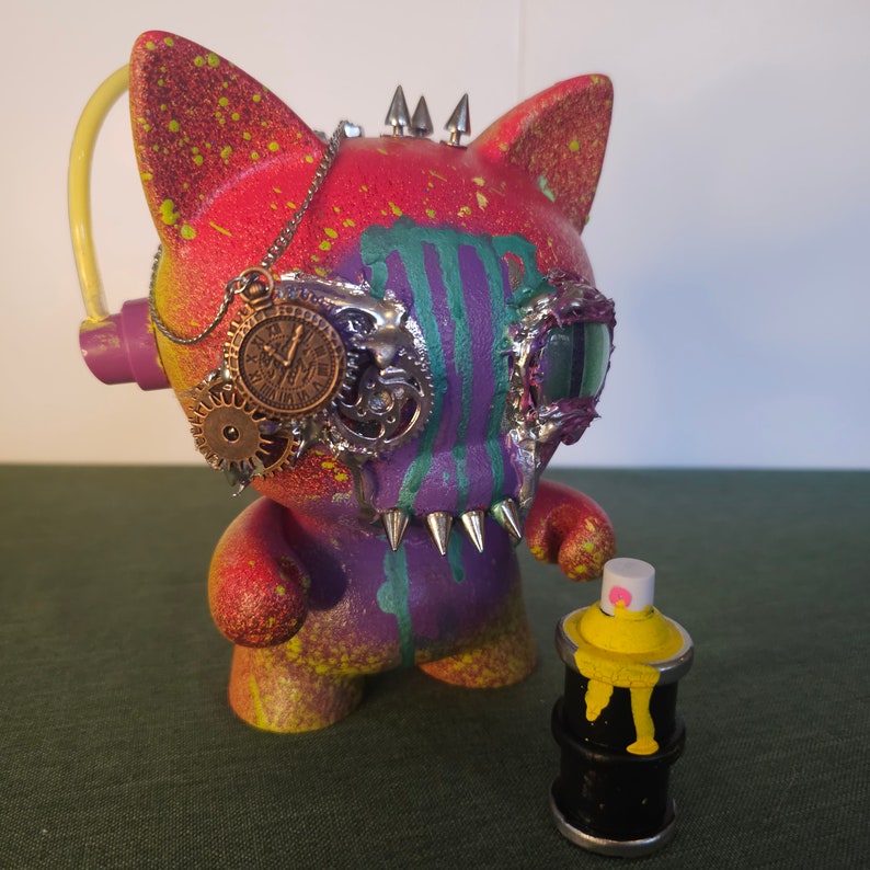 EVOKE - 02. Graffiti Kidrobot Custom by Evoke, Neon Drip KIDROBOT 7 ...