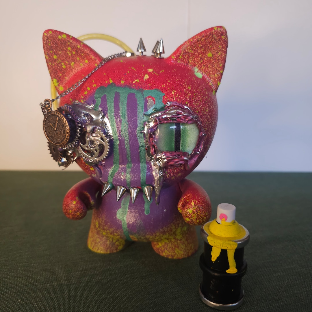 EVOKE - 02. Graffiti Kidrobot Custom by Evoke, Neon Drip KIDROBOT 7 ...