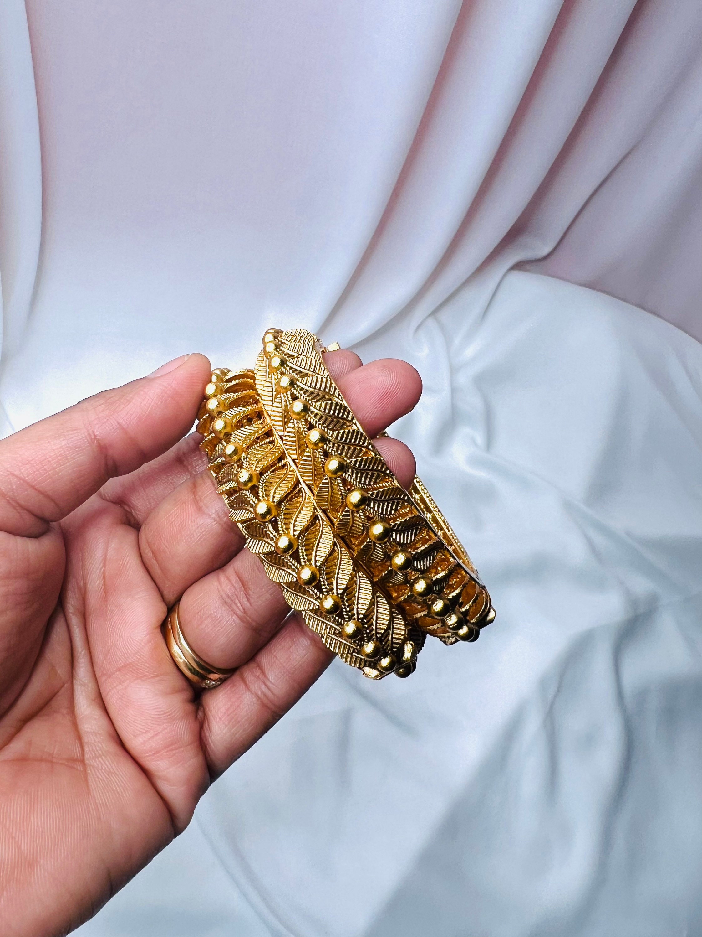 Antique Gold Bangle Set - Etsy