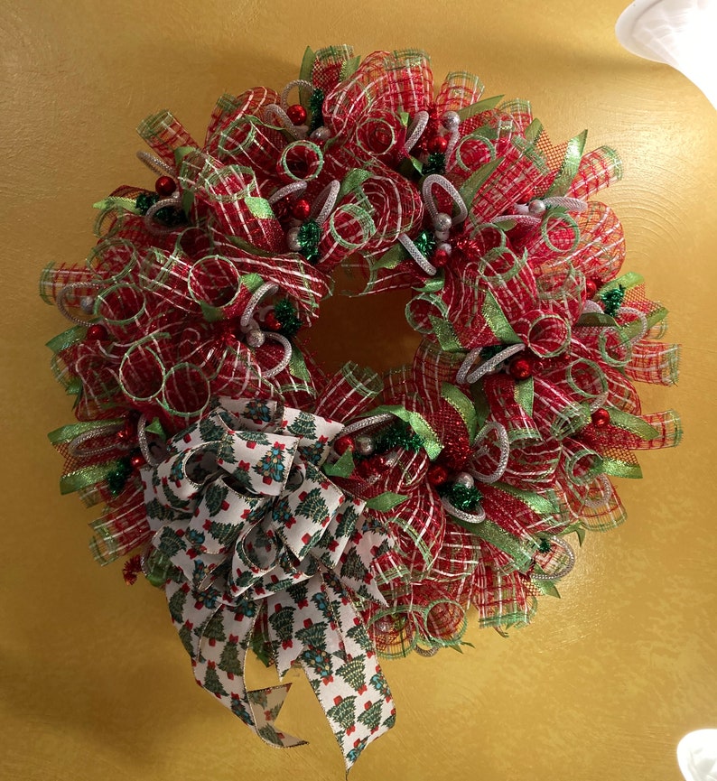 Traditional Christmas Wreath - Etsy
