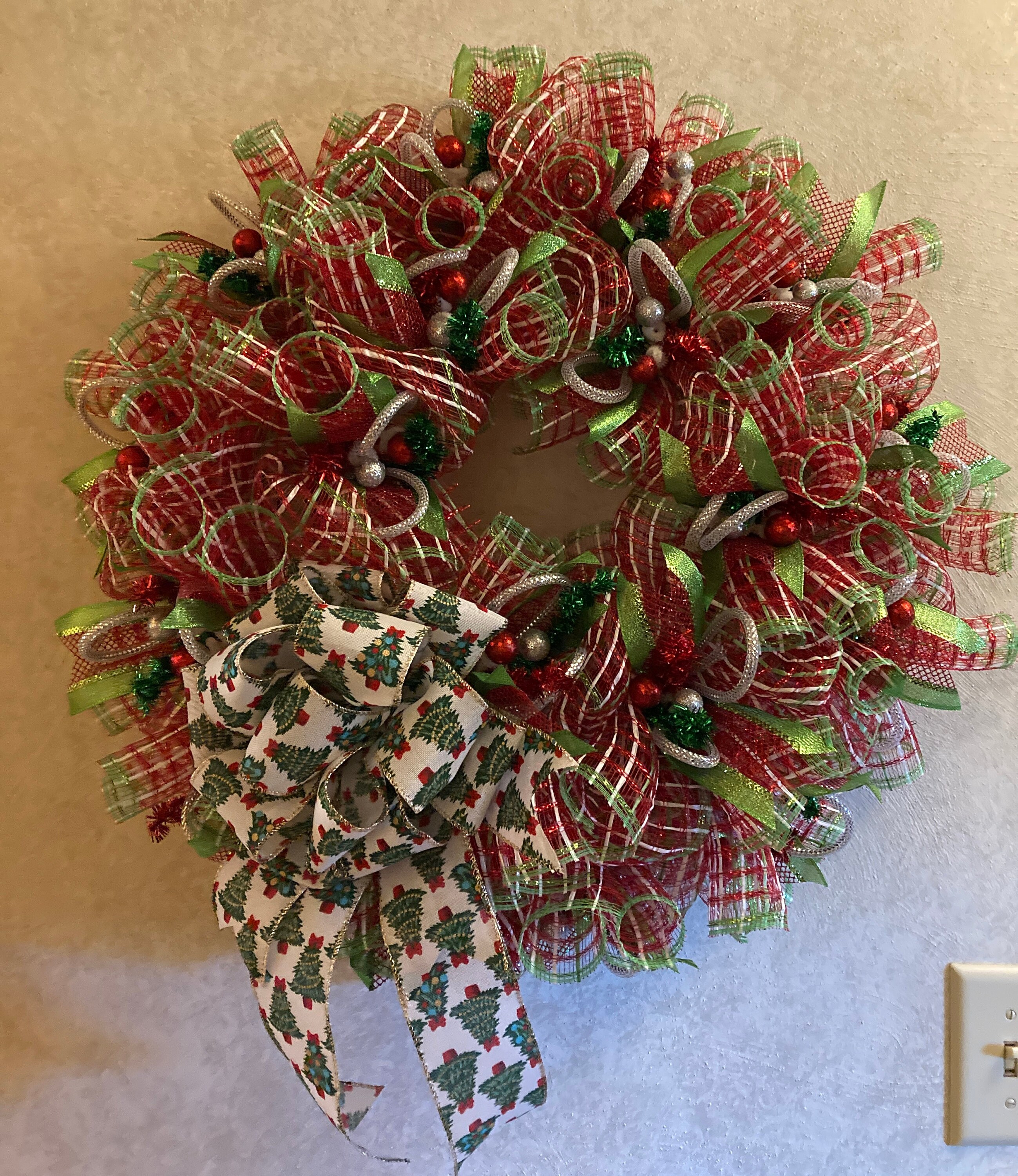 Traditional Christmas Wreath - Etsy