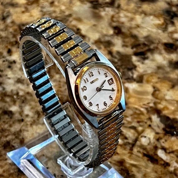 Seiko Vintage Ladies Classic Round Gold Silver tones … - Gem