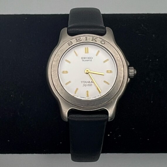 Seiko Vintage Titanium Round Silver, White, Black Ton… - Gem