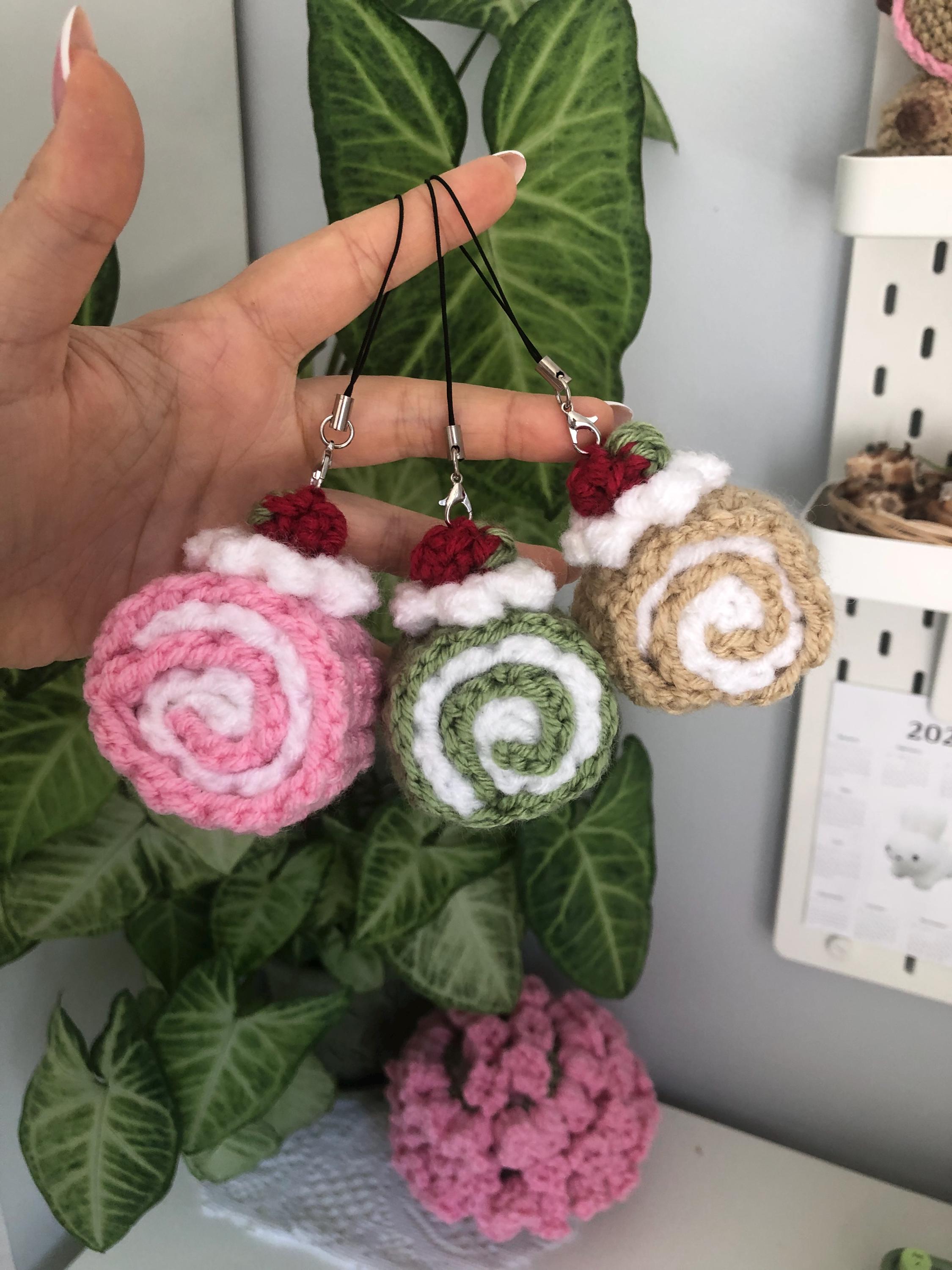 Crochet Cake Roll Keychain, Aesthetic Kawaii Keychain, Handmade Plushie ...