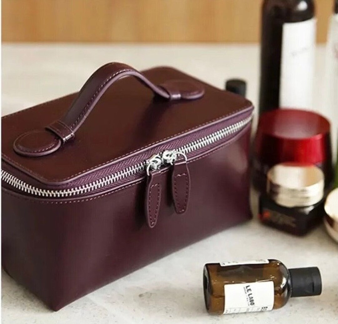 Portable Leather Toiletry Case, Makeup Organizer and Cosmetics Case ...